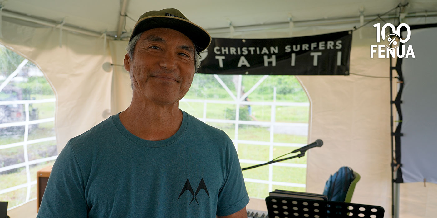 Waaaaves spécial christian surfers avec le shapeur Eric Arakawa • TNTV ...